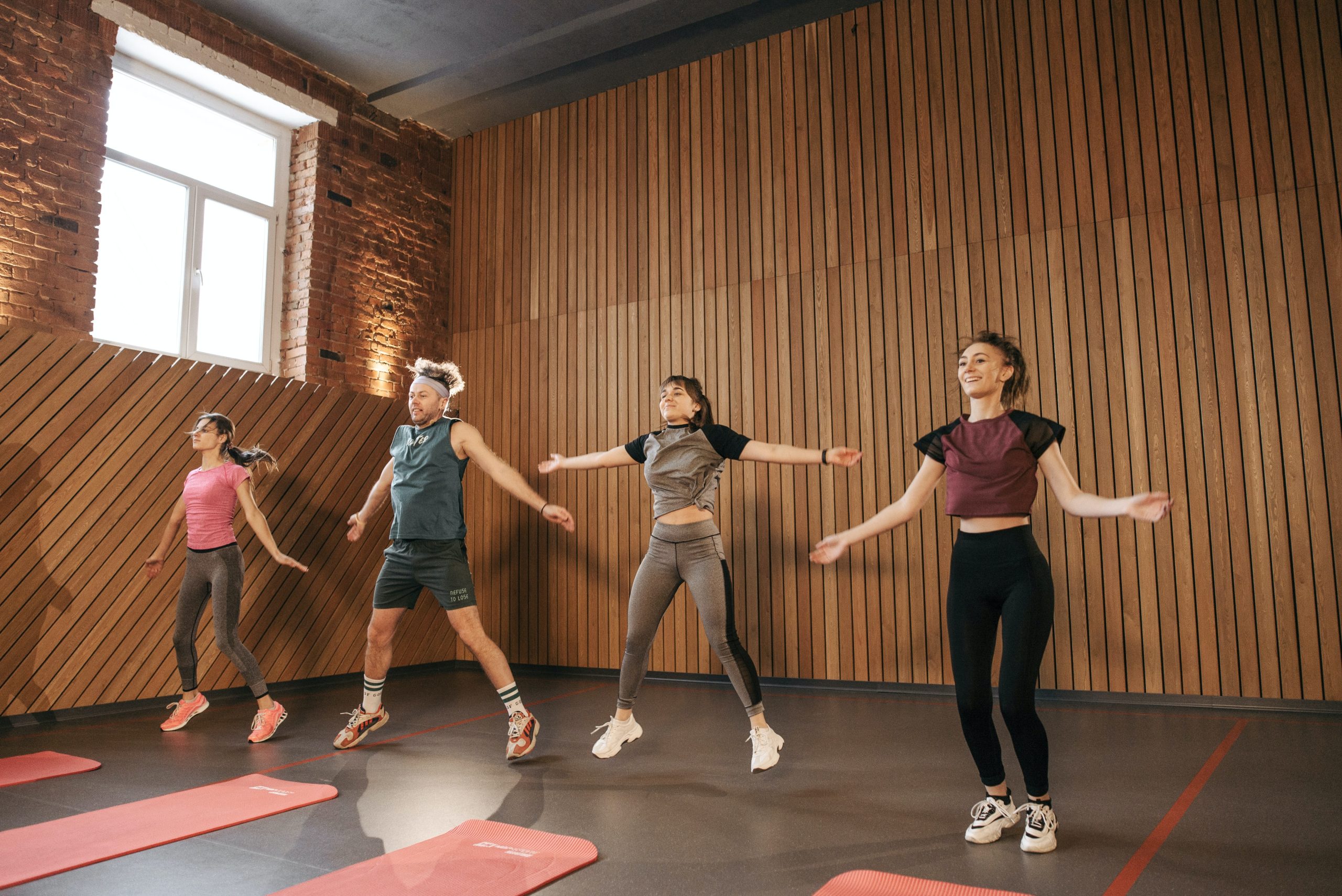 The Benefits Of Group Fitness Classes - Reggie C Fitness